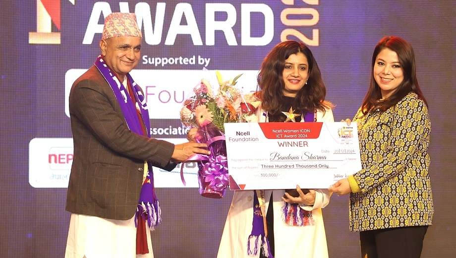 Bandana Sharma wins Ncell Woman ICON ICT Award 2024